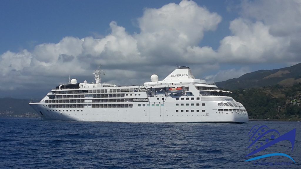 Silversea: to Antarctica from Puerto Williams | Cruising Journal