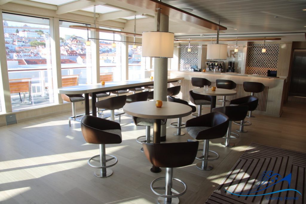 National Geographic Resolution: The Photo Gallery | Cruising Journal